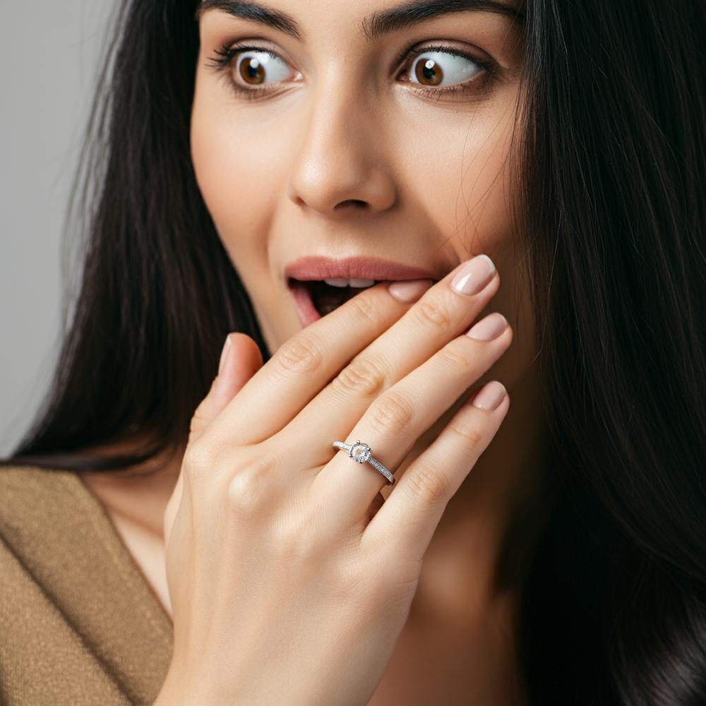 What if I lost the stone out of my ring? – Robinson's Jewelers